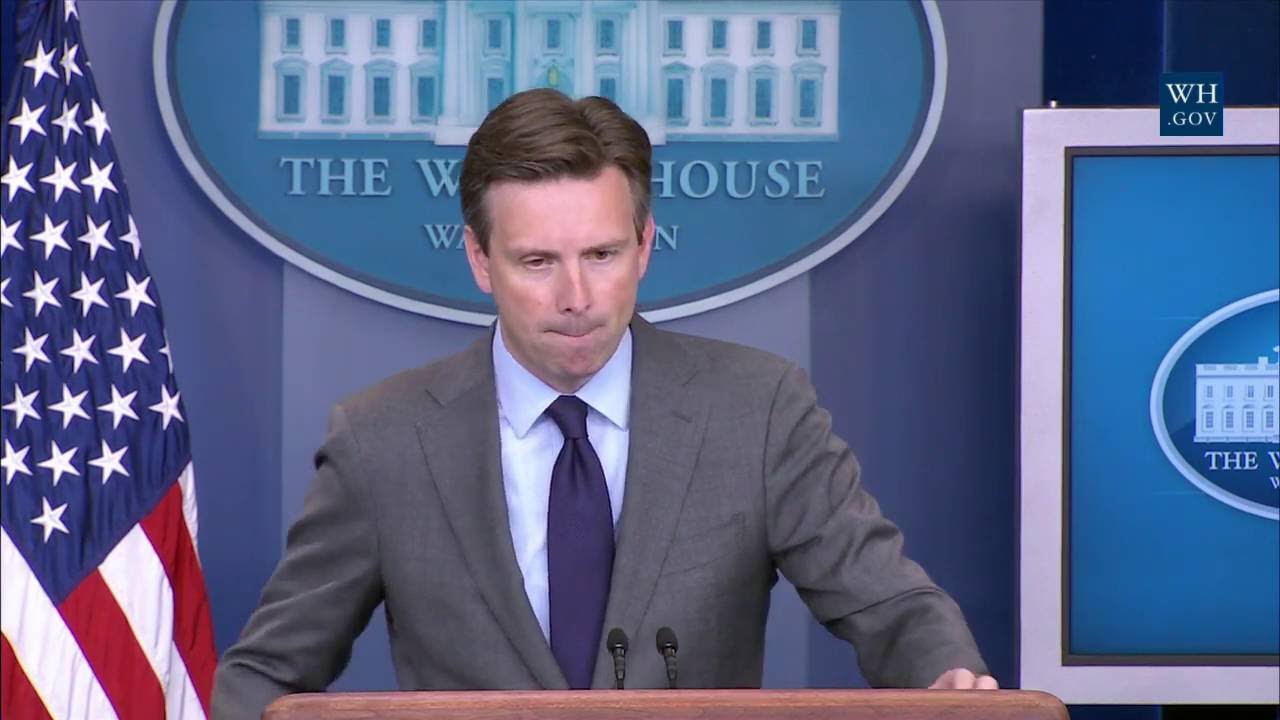 8/25/16: White House Press Briefing | The White House